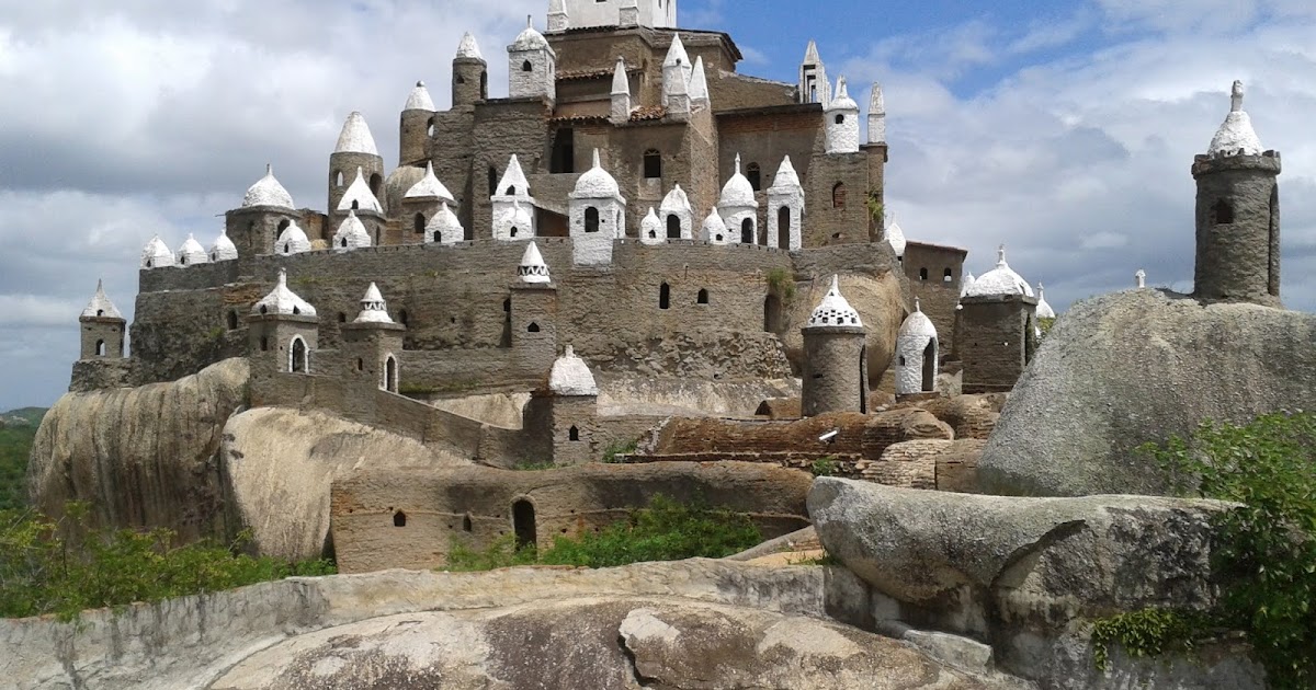 A Lua e Eu: Juntando pedras pra fazer um castelo