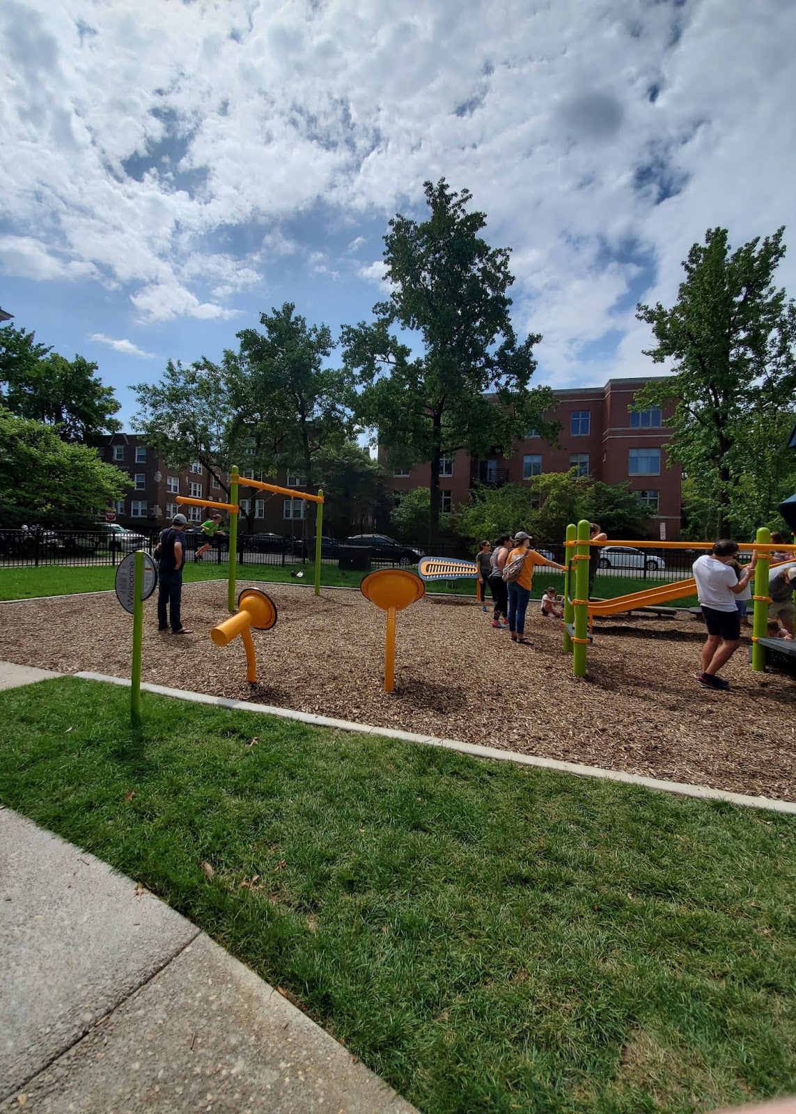 Play St. Louis: DeMun Park, Clayton