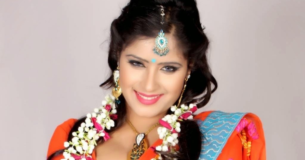 Actress Nisha Sharma Saree Photoshoot ~ Saree Glamour