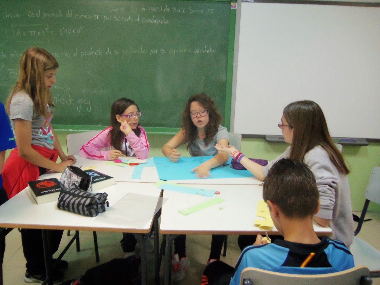 APRENDIENDO EN LA ESCUELA PÚBLICA: Trabajando en equipo. APRENDIENDO EN LA ESCUELA PÚBLICA: Trabajando en equipo.