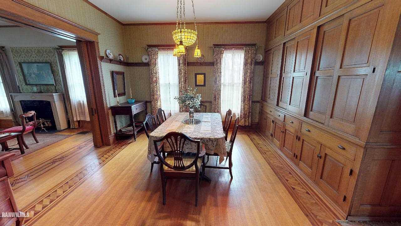 Sweet House Dreams: 1898 Queen Anne Victorian in Chadwick, Illinois