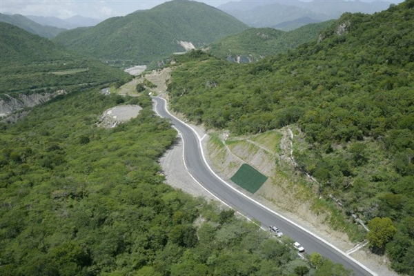 CARRETERA DE OCOA ~ EL MANIEL DE OCOA