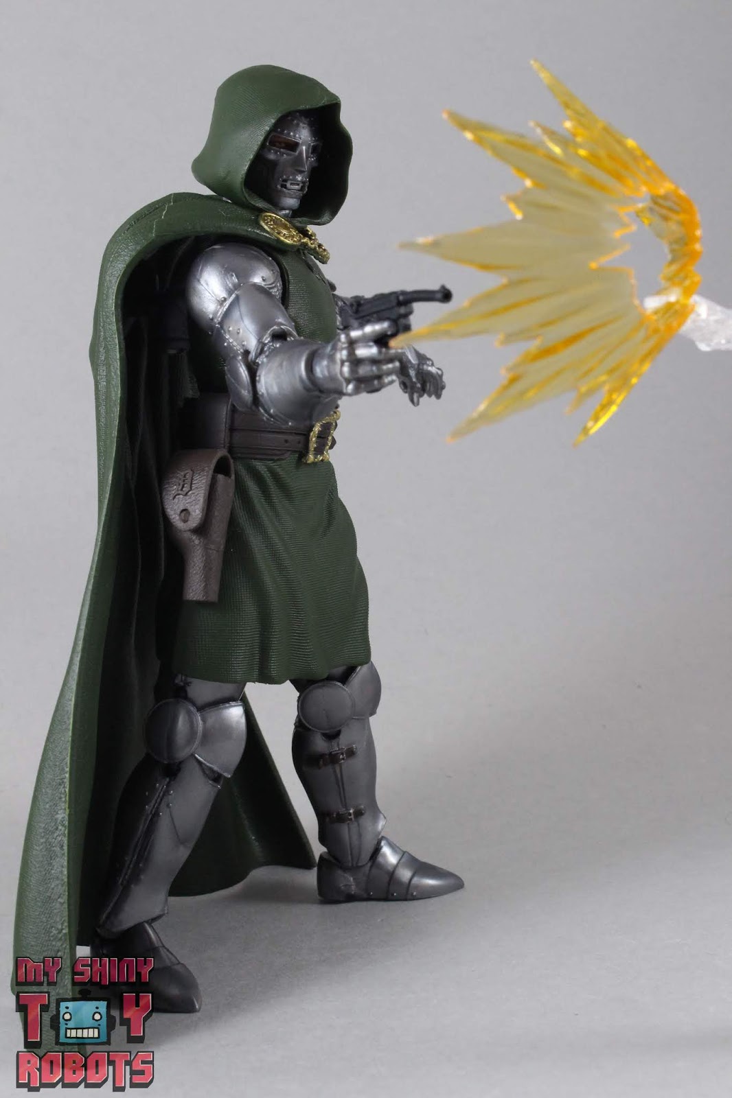 My Shiny Toy Robots: Toybox REVIEW: Marvel Legends Doctor Doom