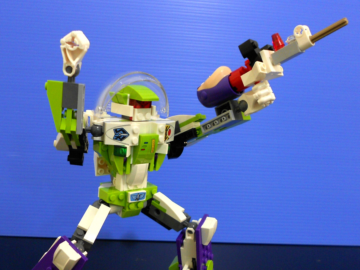 Alanyuppie's LEGO Transformers: Bot-Lightyear of Star Command - 'built ...