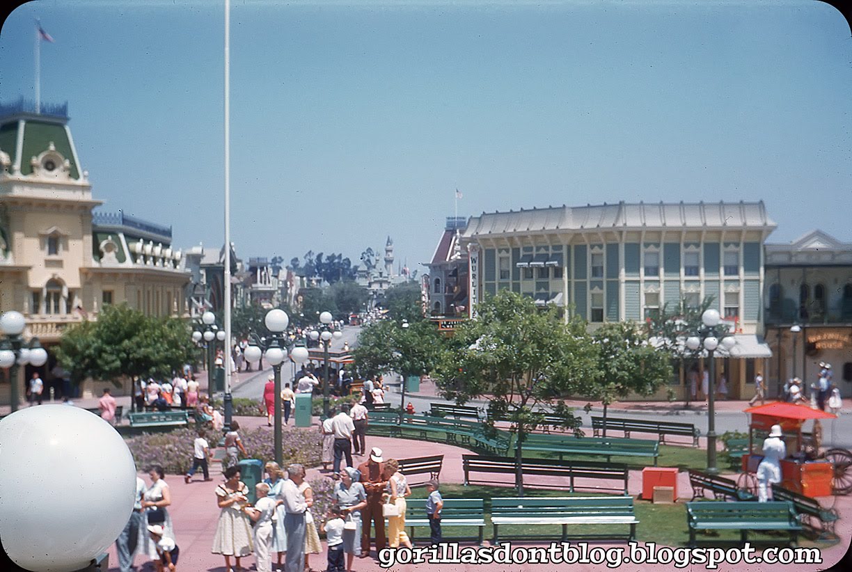 GORILLAS DON'T BLOG: Girls & Town Square, 1950's