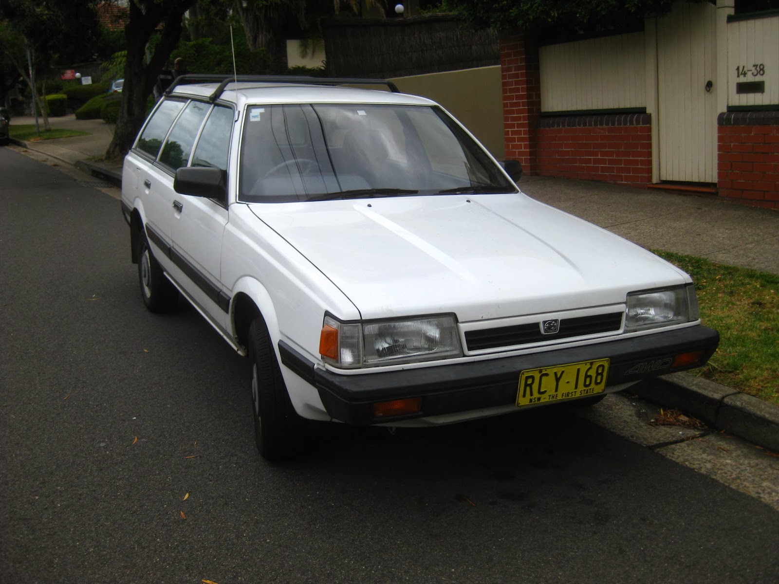 Aussie Old Parked Cars: 1989 Subaru L Series 4WD Wagon
