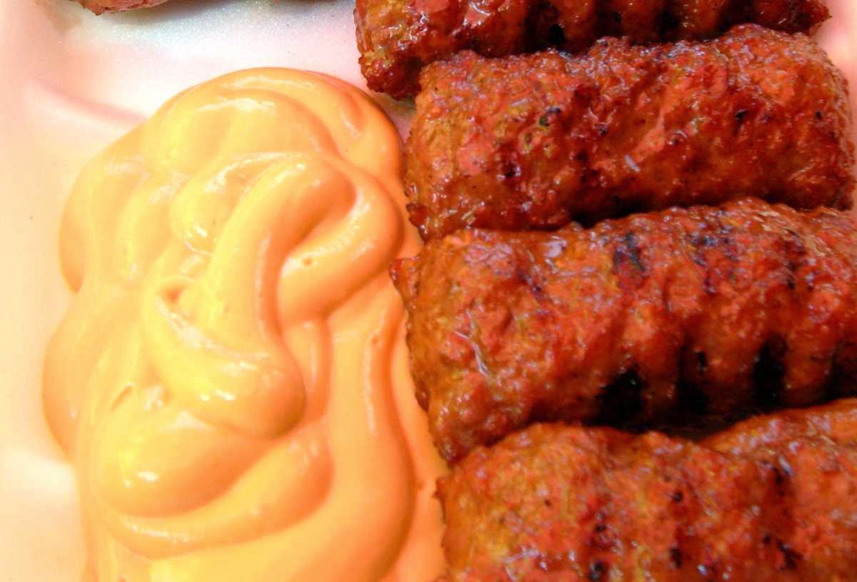 Reteta de MICI de porc o reteta ne-traditionala de mici savurosi pentru ...