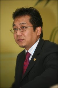 RaCkEt & ShUtTLe..: JANGAN PERTIKAI HABUAN DATO' LCW