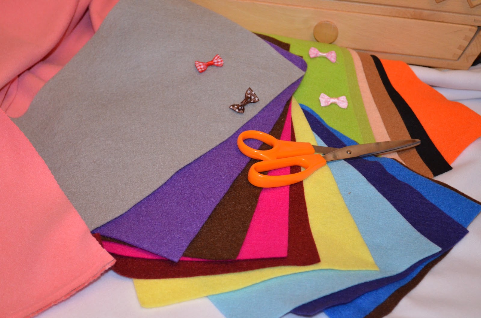 Papusile Dariei. : Tutorial - un leu din fetru