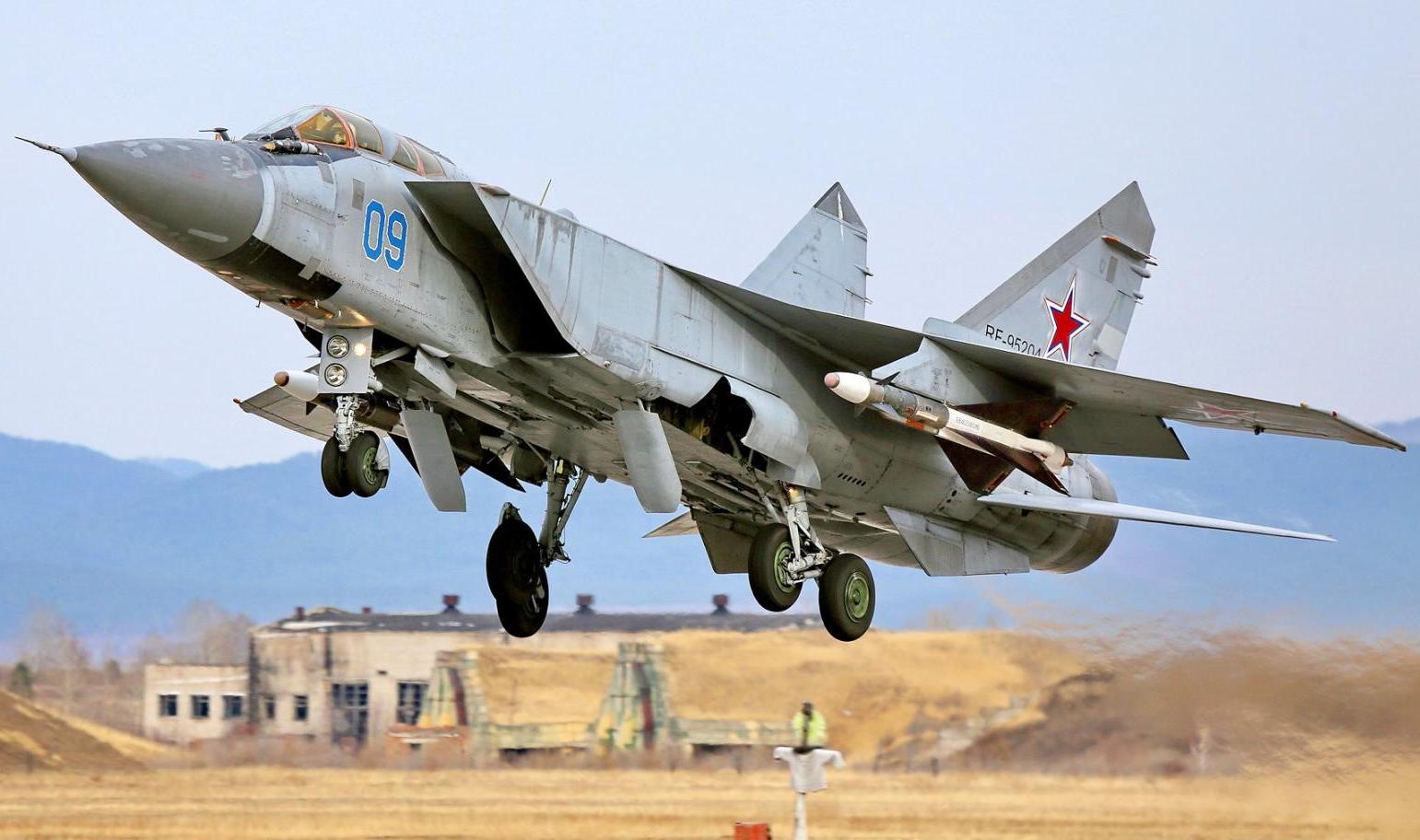 MiG-31BSM Foxhound contra F-22 Raptor: ¿Qué avión de peso pesado ...