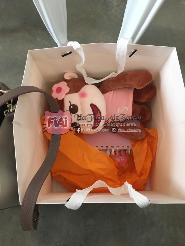 Shopee Mascot Sean and Sophie