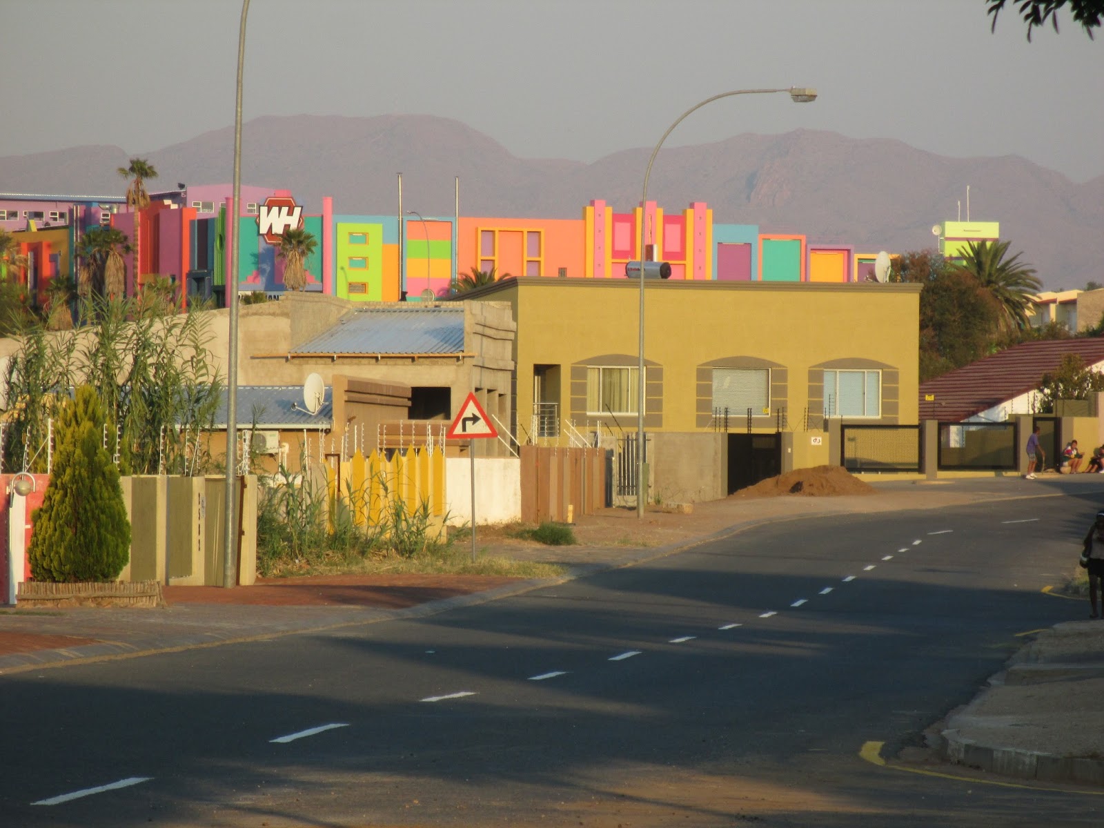 Loletta in Namibia: Shopping in Windhoek and heading to Kalkveld
