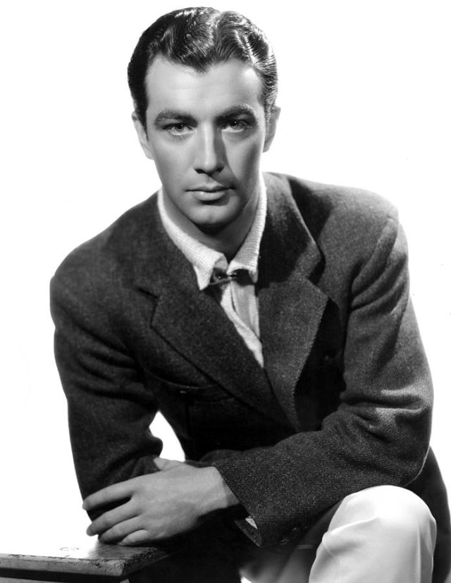 Fabulous Portrait Photos of a Young and Handsome Robert Taylor in the ...