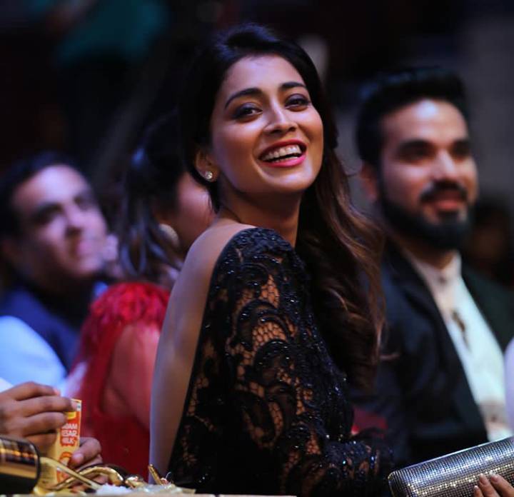 Shriya Saran 20 latest instagram images download in 2020