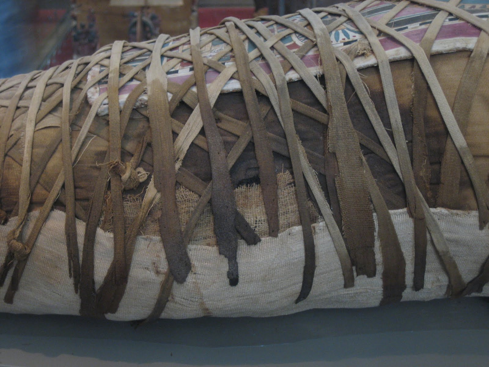 by rios: WRAPPING -MUMMIES FROM V&A.