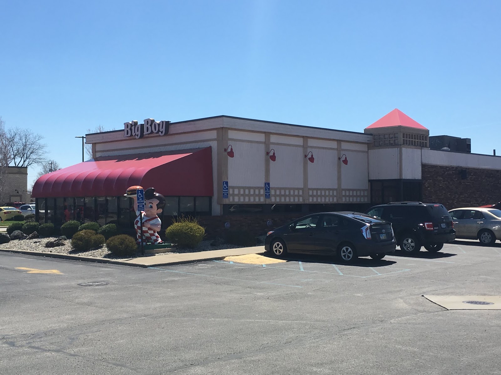 Broken Chains: Rax/Rix/Jax Pics