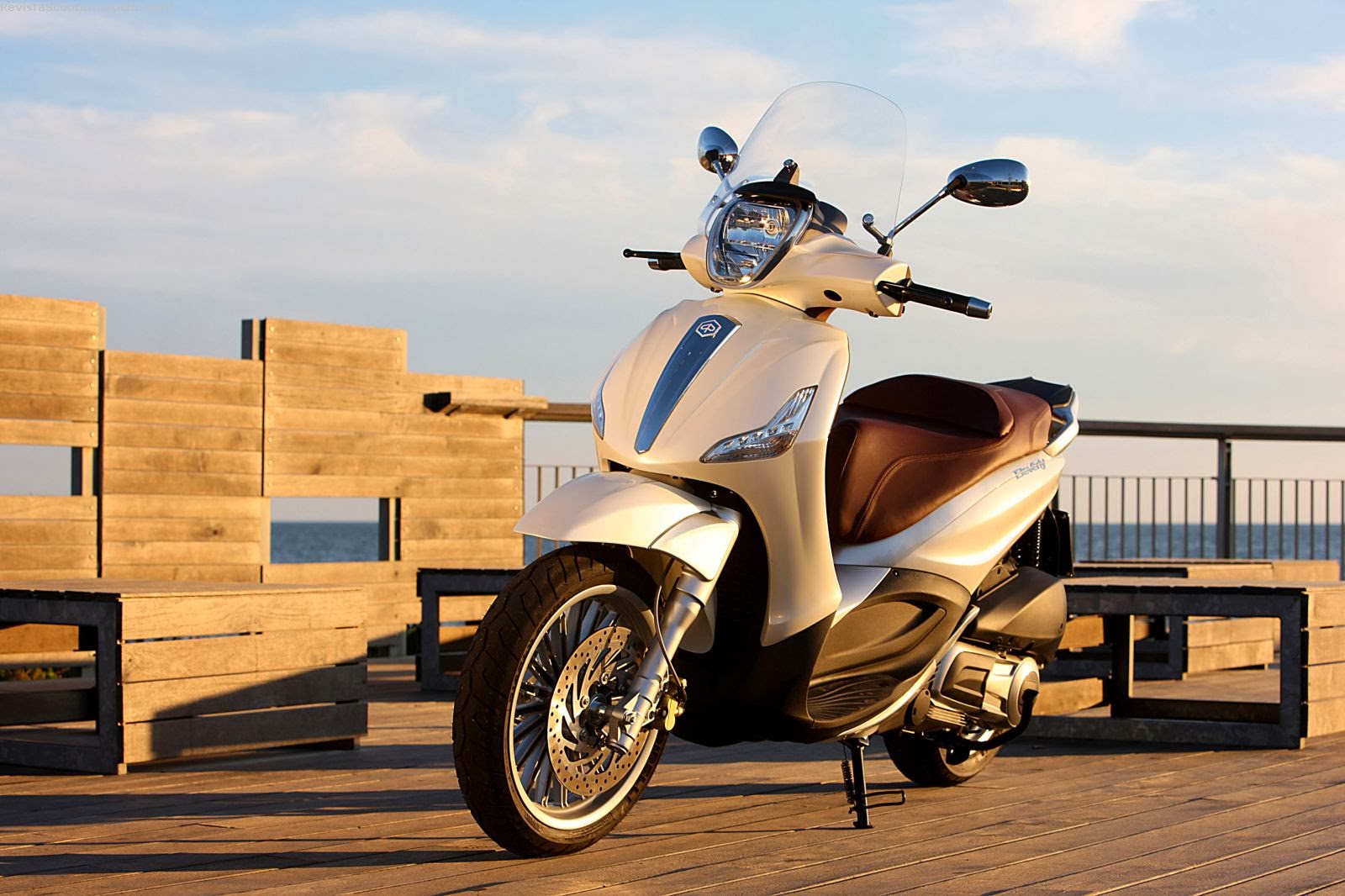 Revista Scooter: Piaggio Beverly, el semiscooter por excelencia