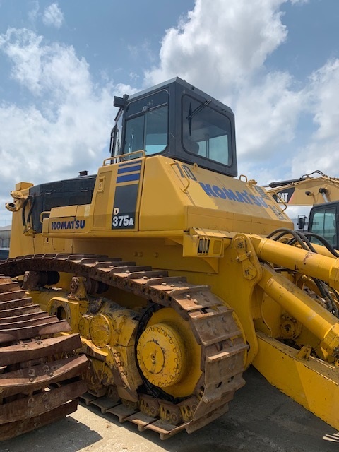 SOLD Komatsu D375 , 2002