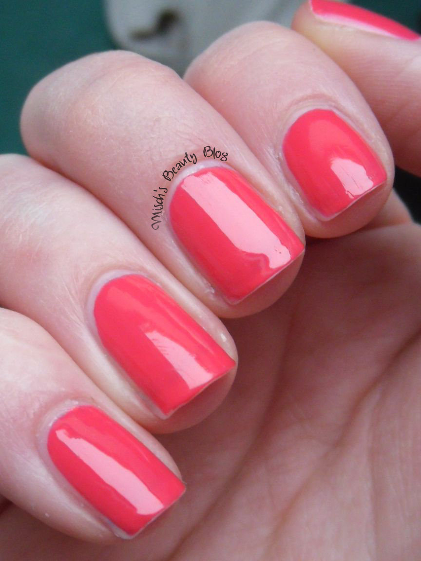 Misch's Beauty Blog: NOTD March 21st: Essie - Peach Daiquiri