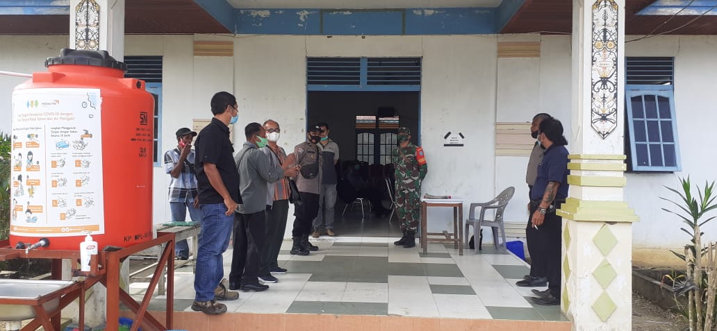 Bhabinkamtibmas Sambang Kantor Desa Sampaikan Himbauan Kamtibmas - Trans News