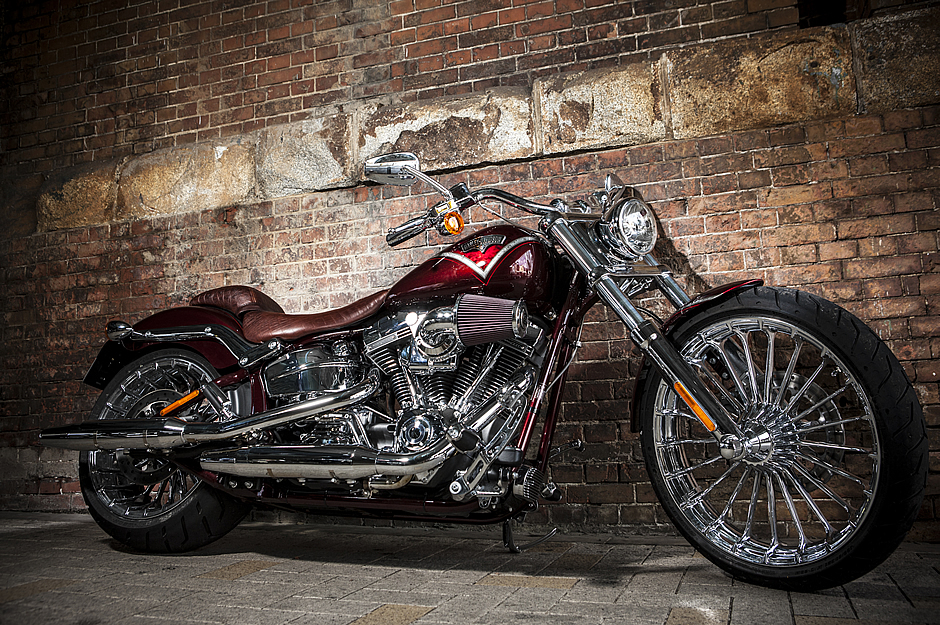 Racing Cafè: Harley-Davidson FXSBSE CVO Breakout 2013 #2