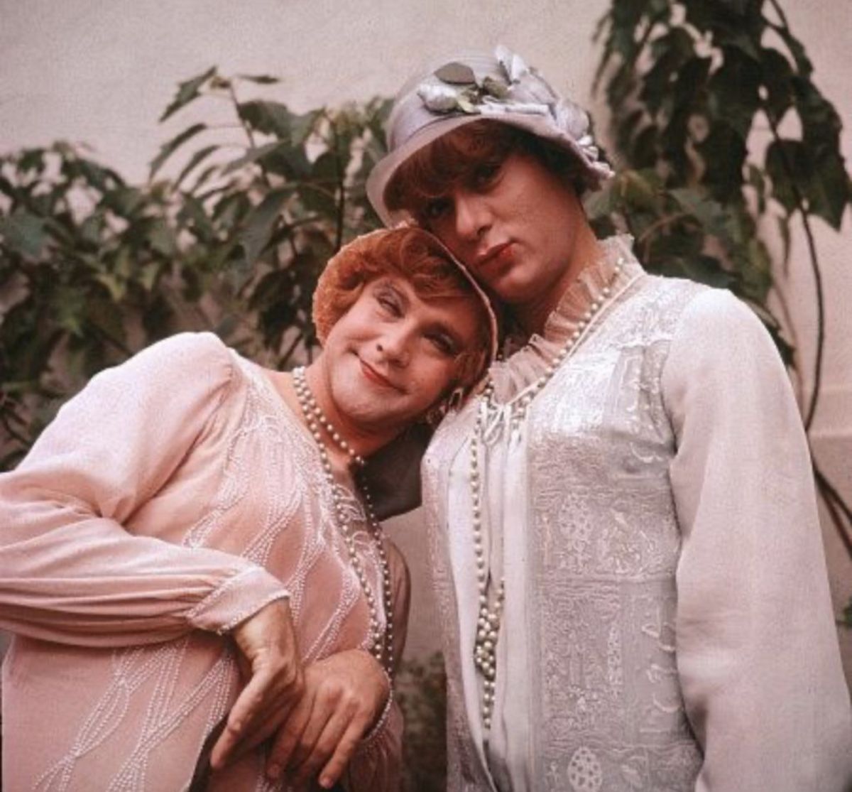 20 Funny Photos of Tony Curtis and Jack Lemmon Dressed in Drag as ...