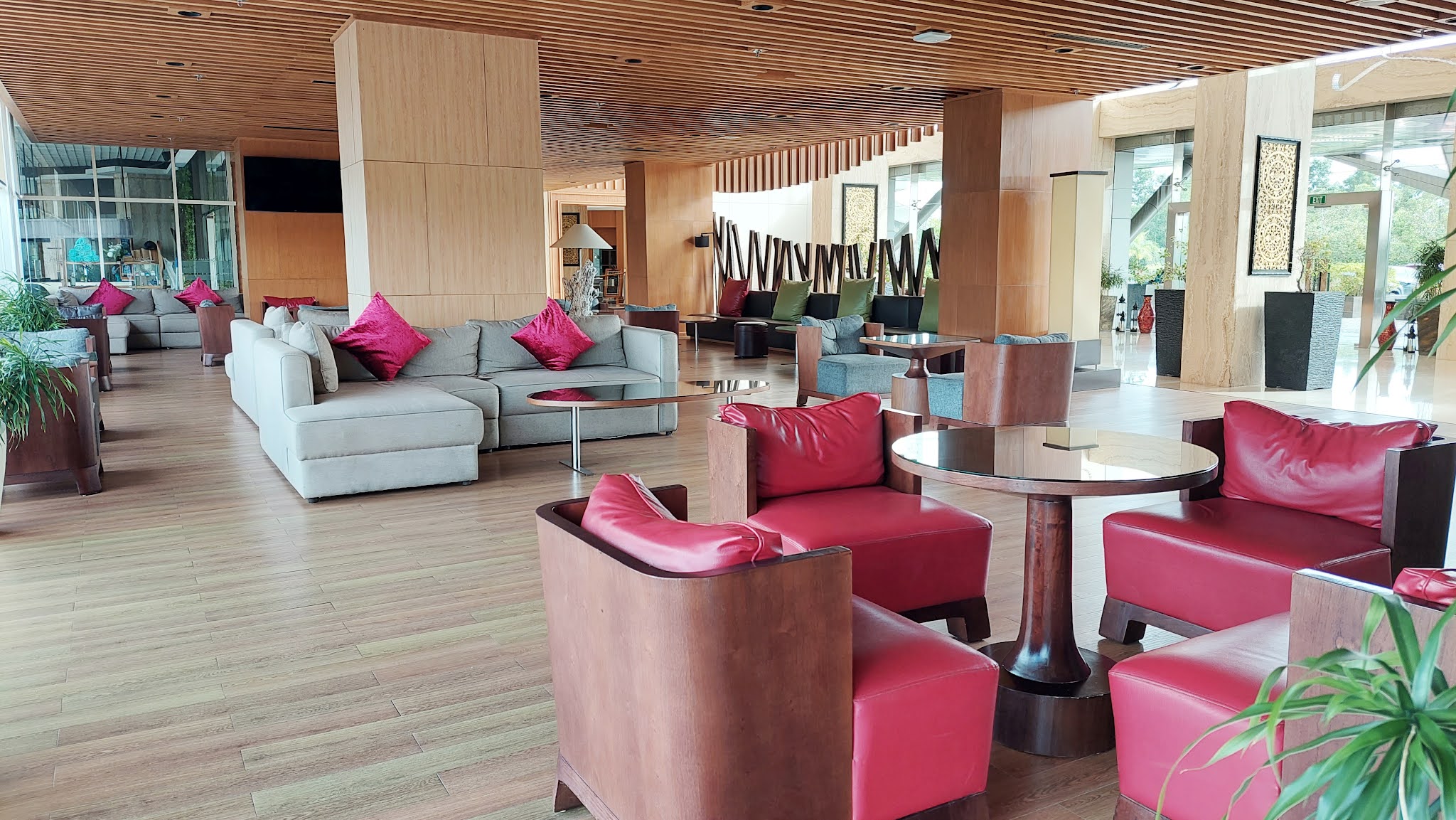 Radisson Golf And Convention Center Hotel Dengan Segala Fasilitasnya ...