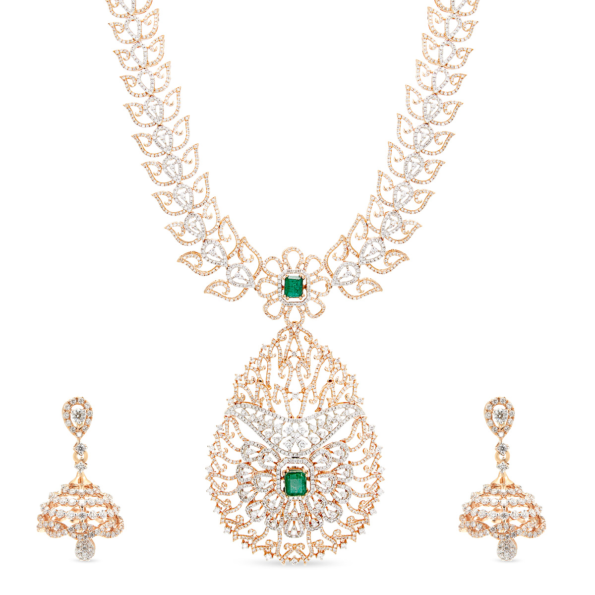 Flashy diamond necklace