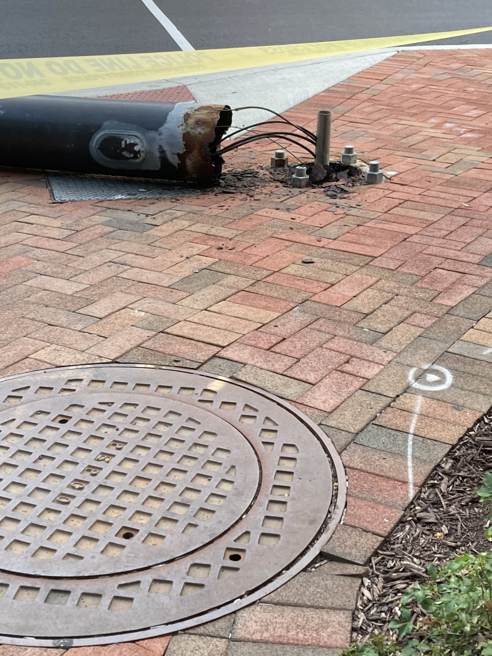 Robert Dyer @ Bethesda Row: Traffic signal collapses at Woodmont Avenue ...