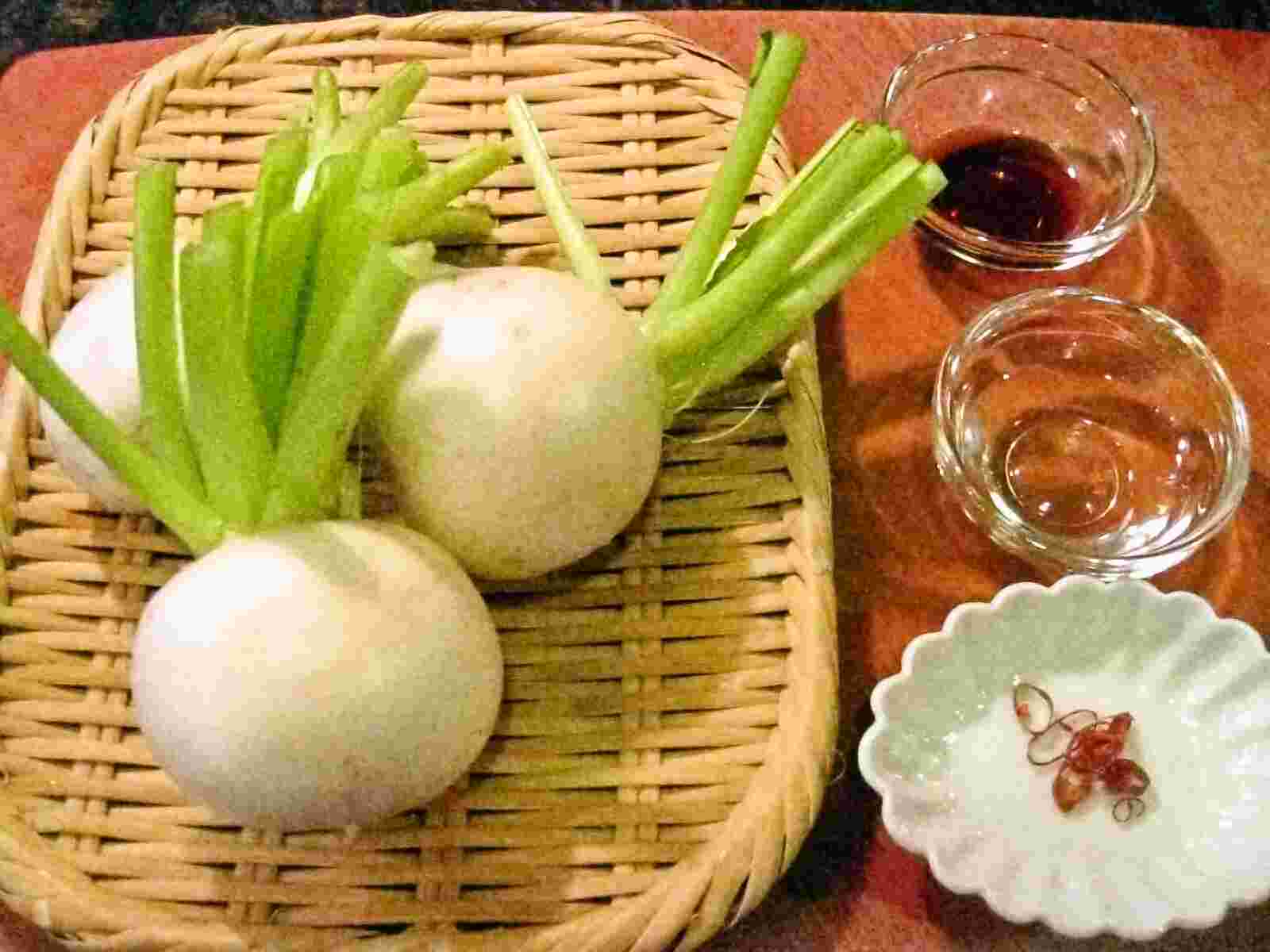 Recipes for Tom: Kabu no kinpira / kinpira saute with Japanese turnip