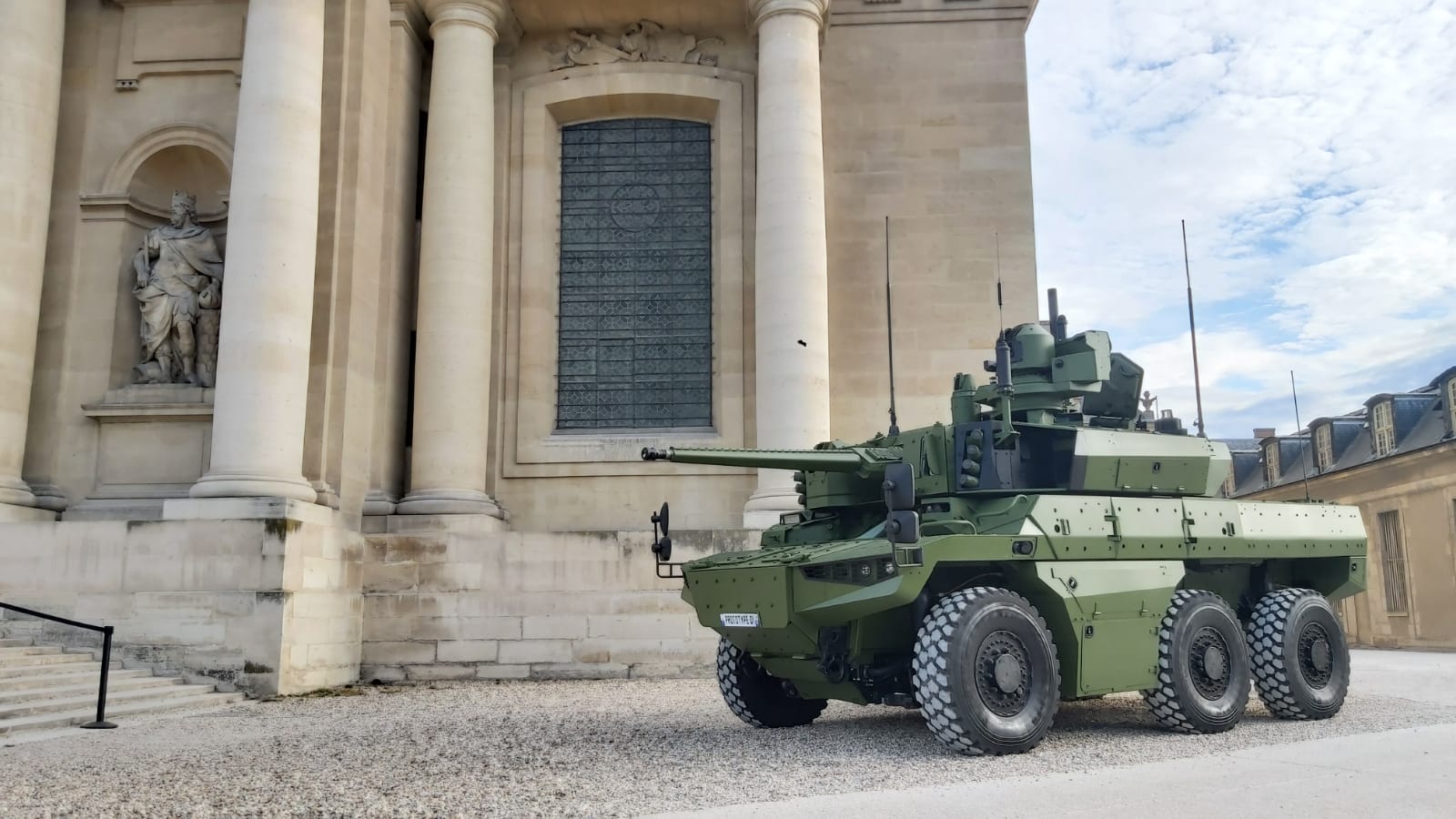 SNAFU!: EBRC Jaguar armoured car prototype on public display in the ...