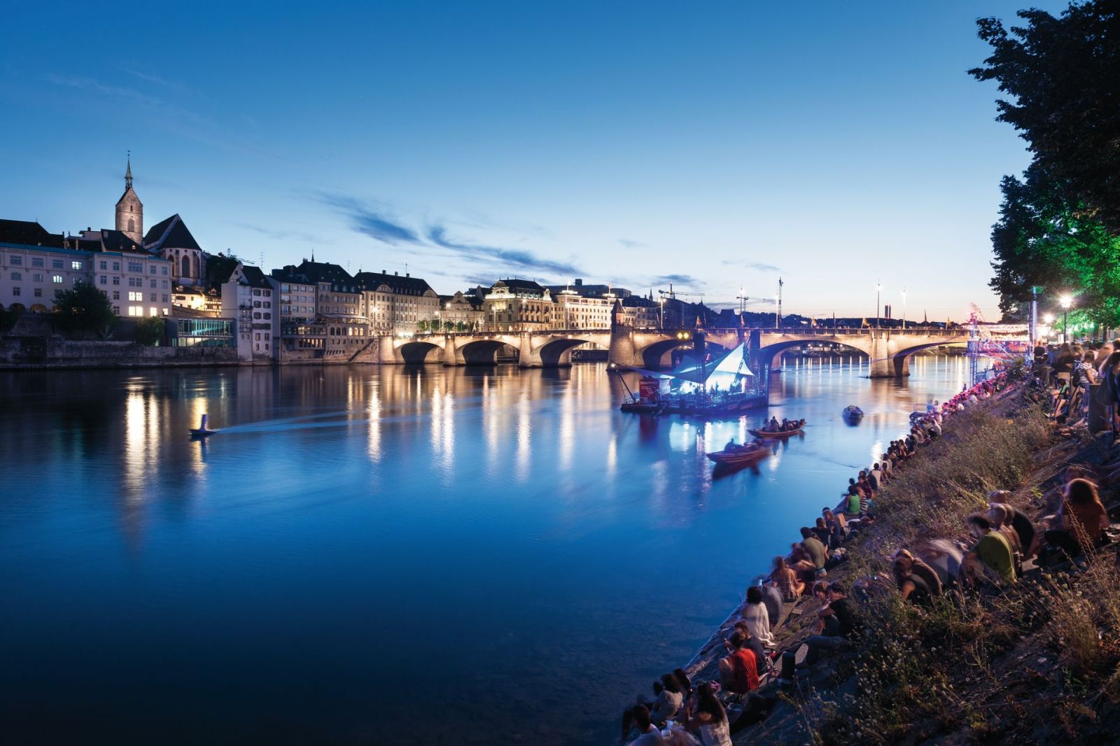 BASEL – Wo der Rhein drei Länder küsst