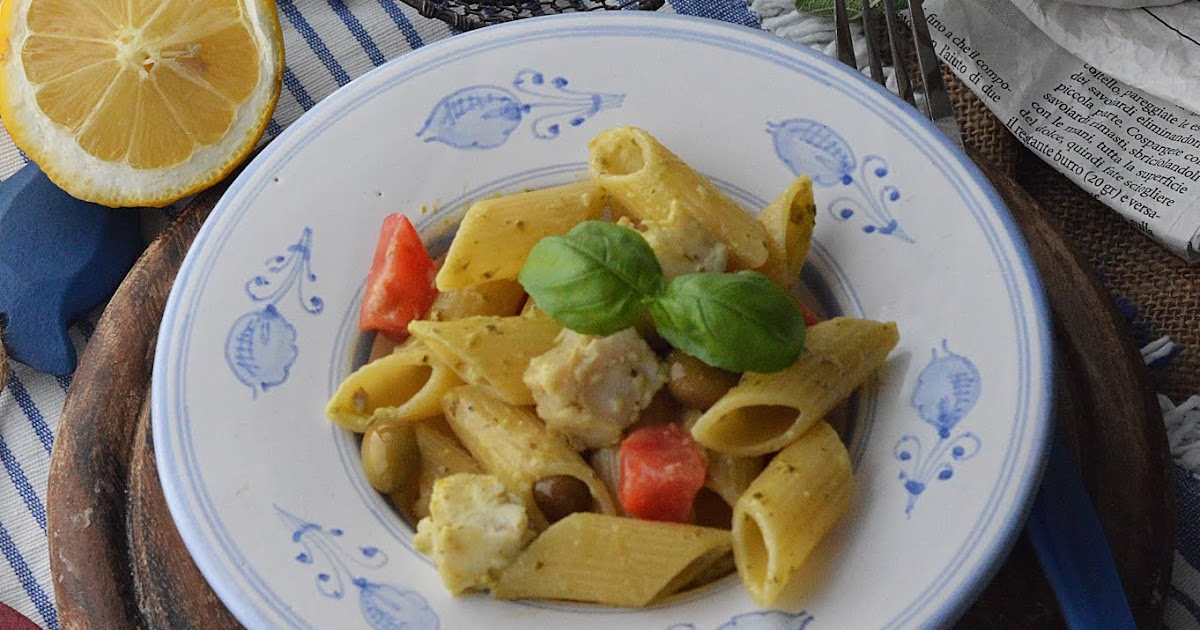 PASTA CON DADI DI MERLUZZO, POMODORO E OLIVE