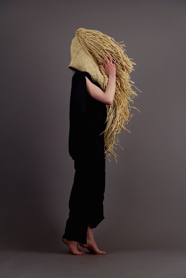 Contemporary Basketry: Esna Su/On the Body