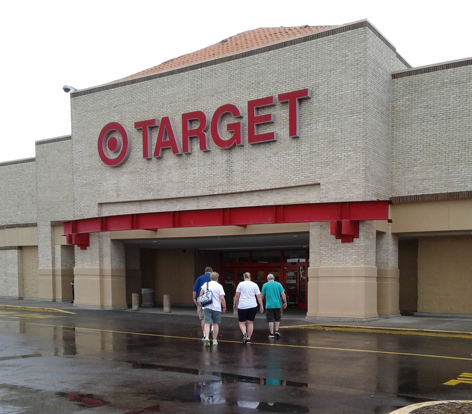 My Florida Retail Blog: A Tale of Two Targets, Part 1 - Let that Neon ...
