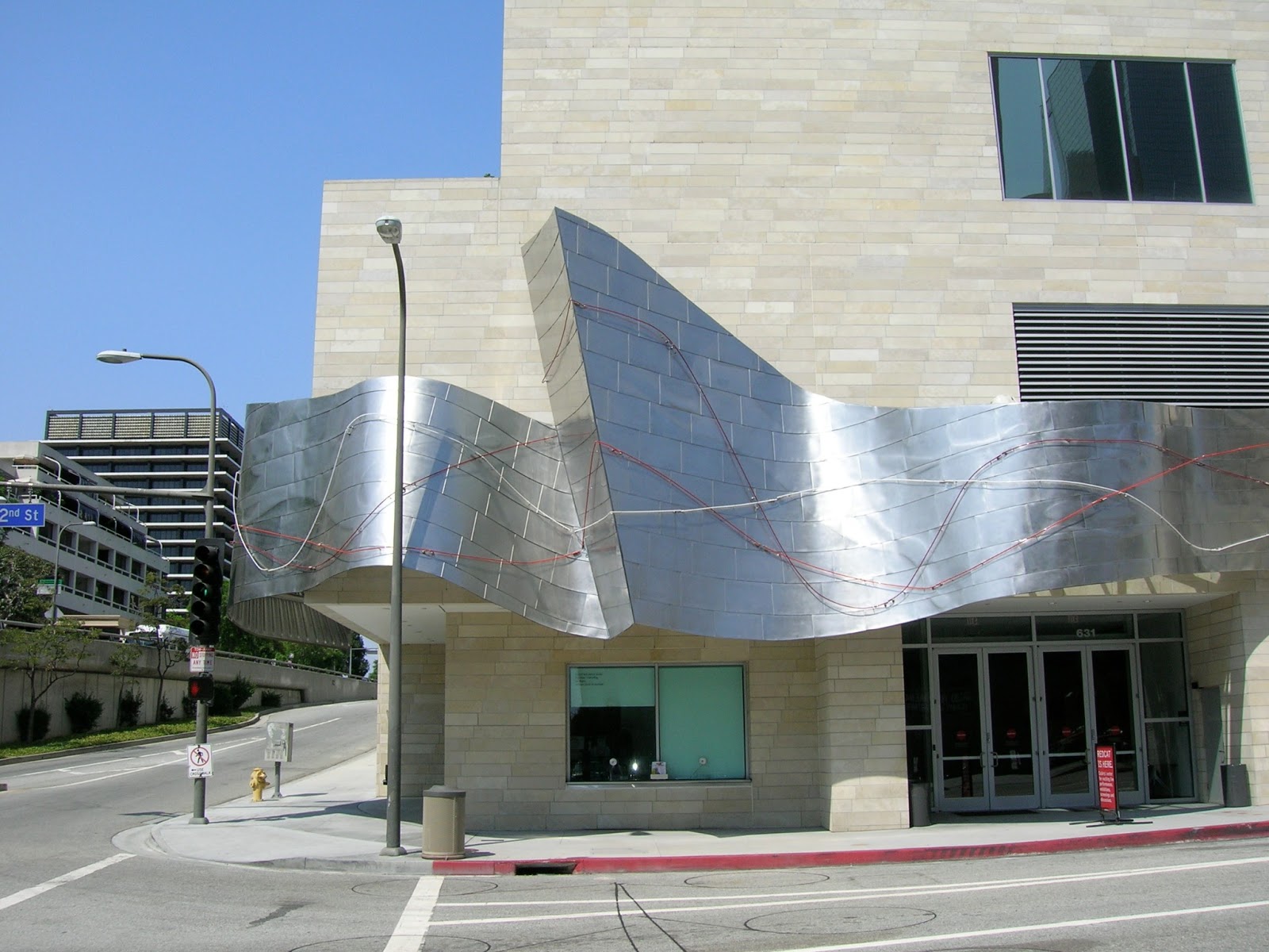 The Cosmopolitan Observer: Los Angeles, "A City of Fakes"