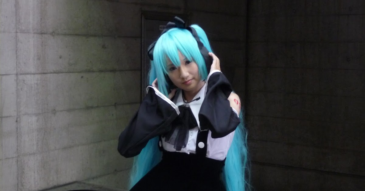 Photography from the Edge of Tokyo: Hatsune Miku