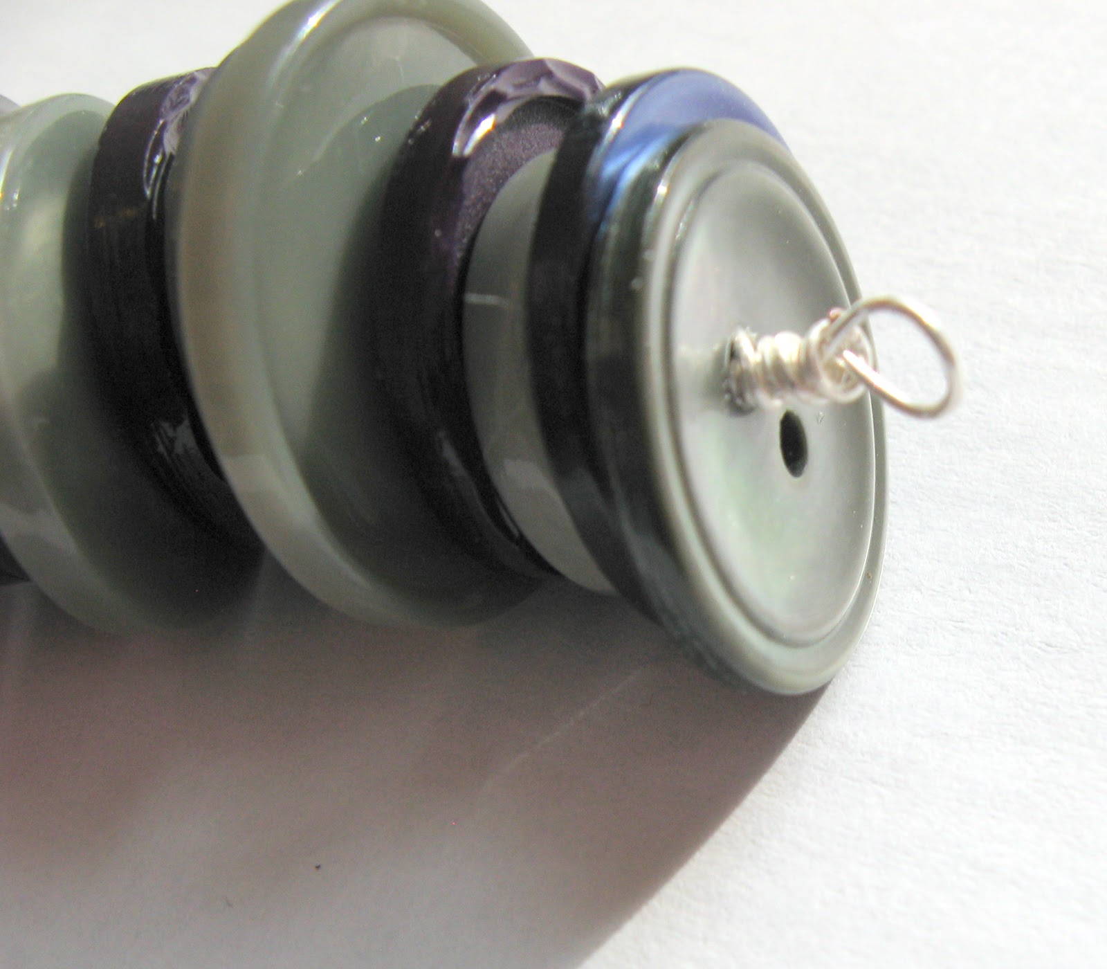 B.B. Bellezza Handcrafted Jewelry: Tutorial: Stacked Button Necklace