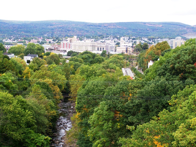 Frank's Place: Scranton Skyline