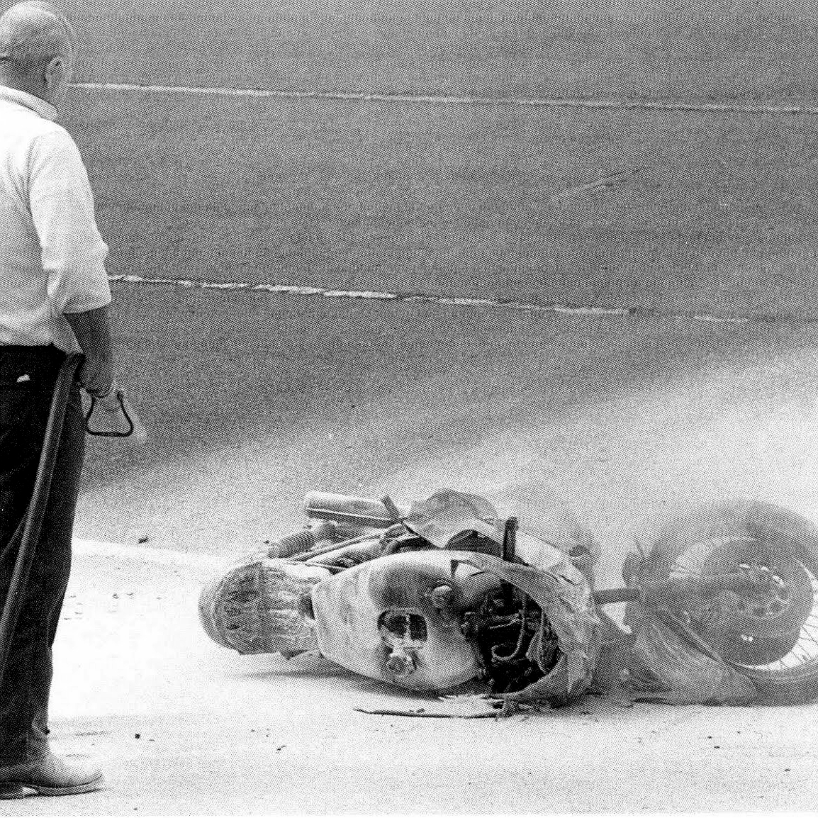 Cling on for dear life !!!: Death Of A CR750 - The Ralph Bryan Crash