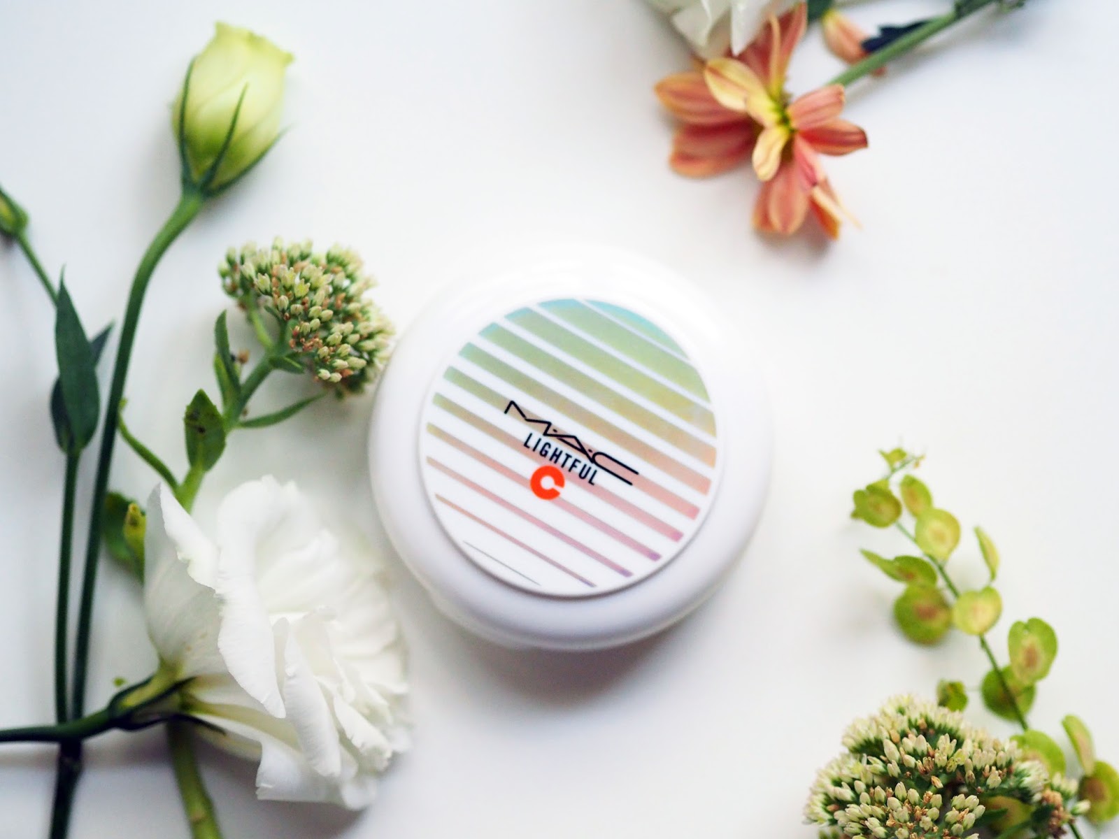 REVIEW: MAC LIGHTFUL C QUICK FINISH COMPACT | BETHNI.COM