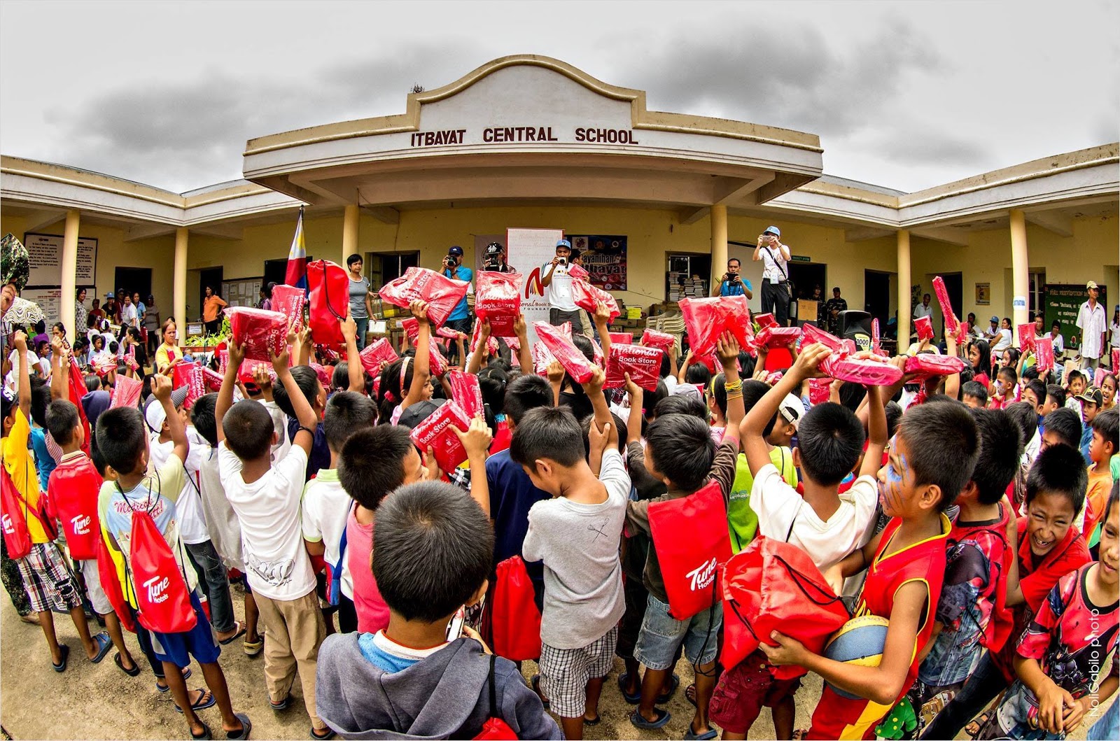 National Book Store's Read Out Loud Challenge ~ Viva Manilena
