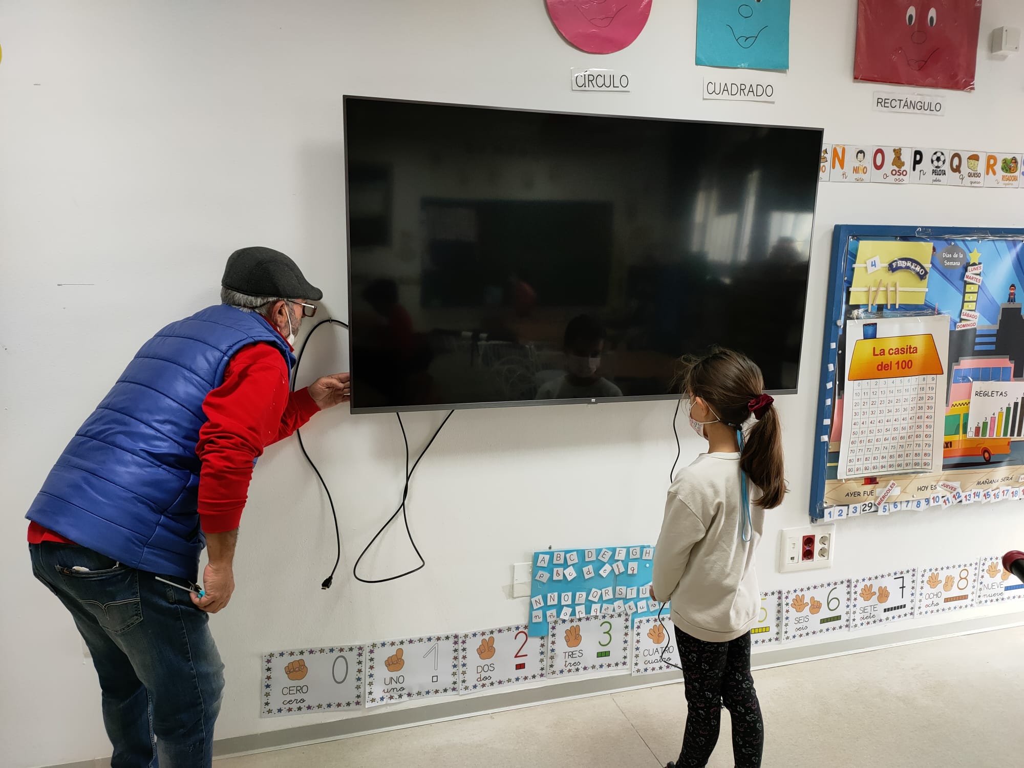 CEIP LA UNIÓN: NUEVAS SMART TV CON FUNCIONALIDAD TÁCTIL PARA LAS CLASES ...