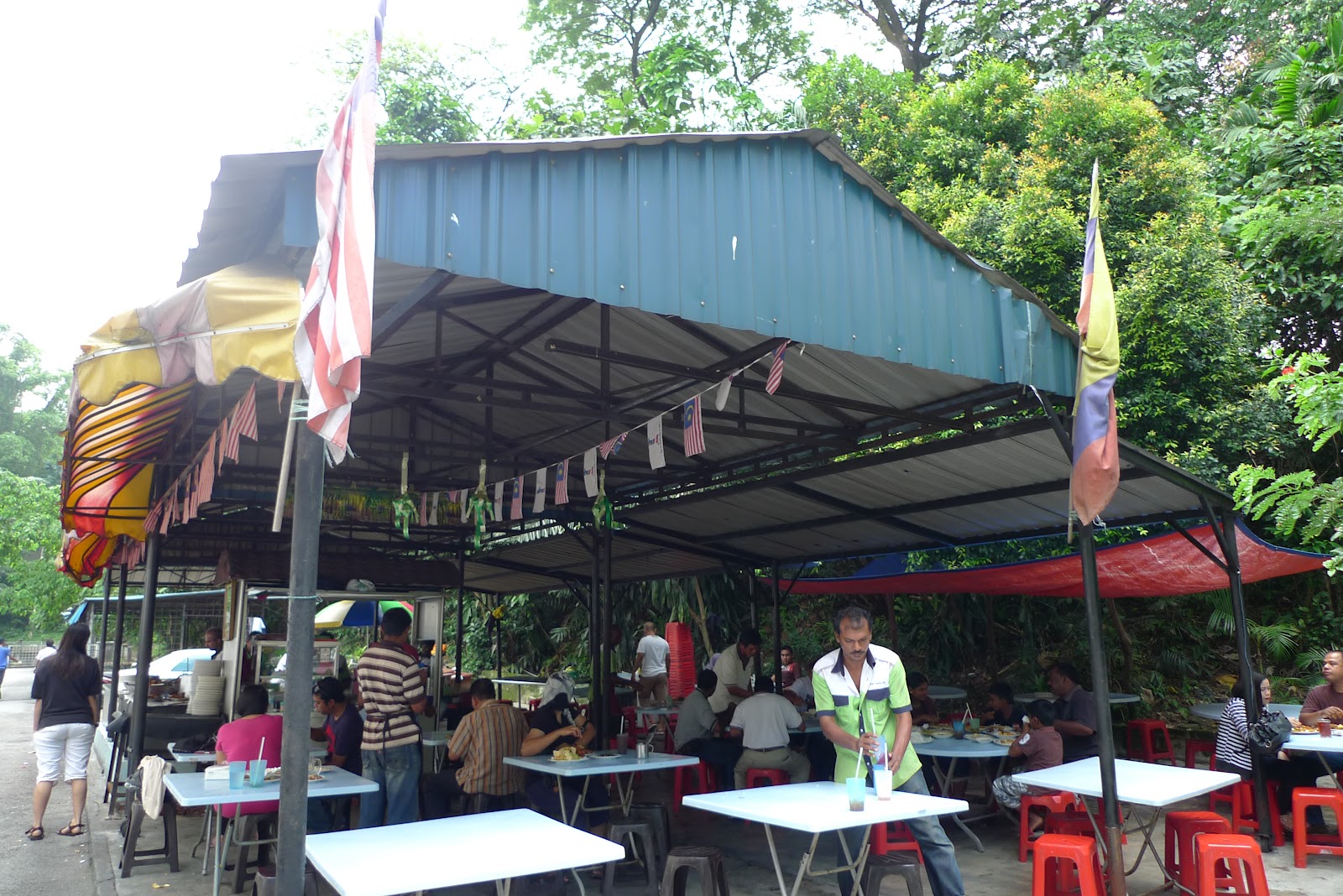Durian Democracy: Kampung Attap Fish Head Curry ( Restoran ZK)