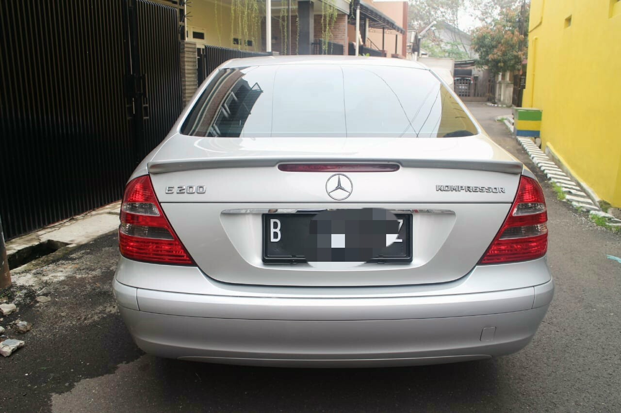 Jual Mercy tahun 2004 E200 kompresor surat lengkap.. - LAPAK MOBIL DAN ...