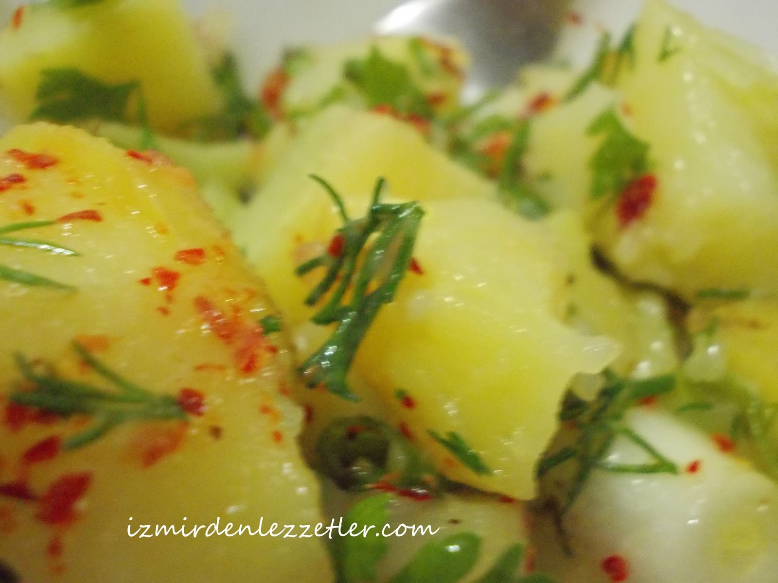 Ilık Taze Patates Salatası | İzmirdenlezzetler