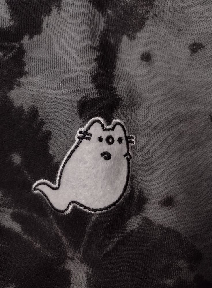 Fall 2021 Pusheen Box - Fluffy The Vampire Slayer - Cats and Horror blog