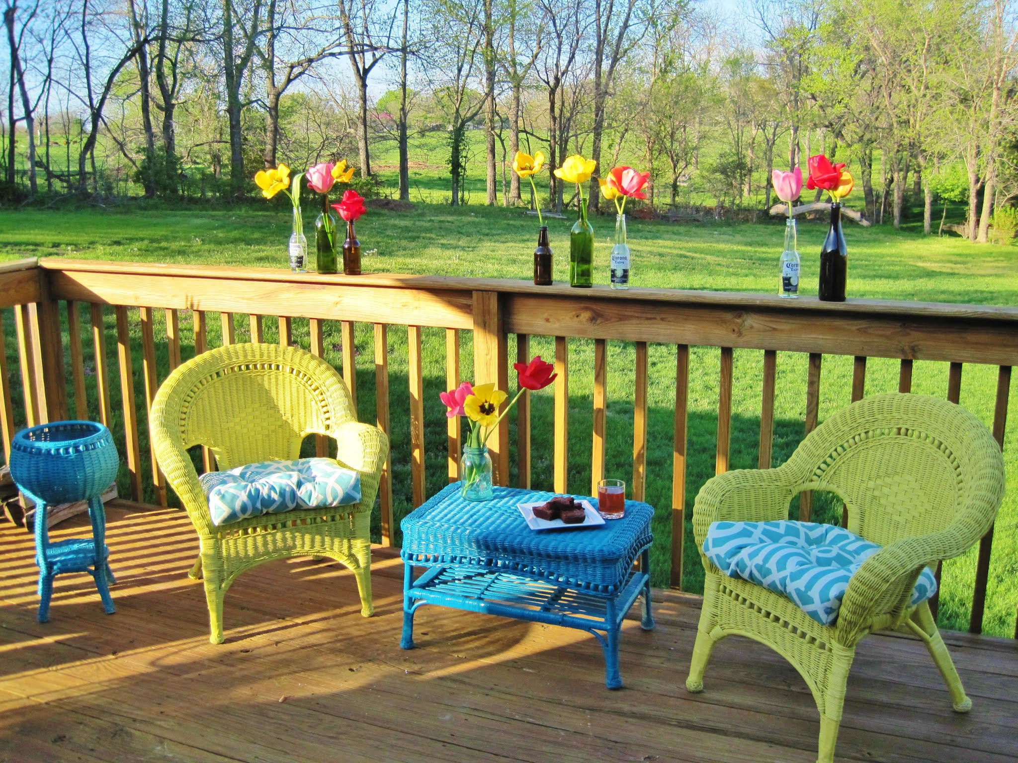 Eye For Design: Decorate With Colorful Wicker Furniture