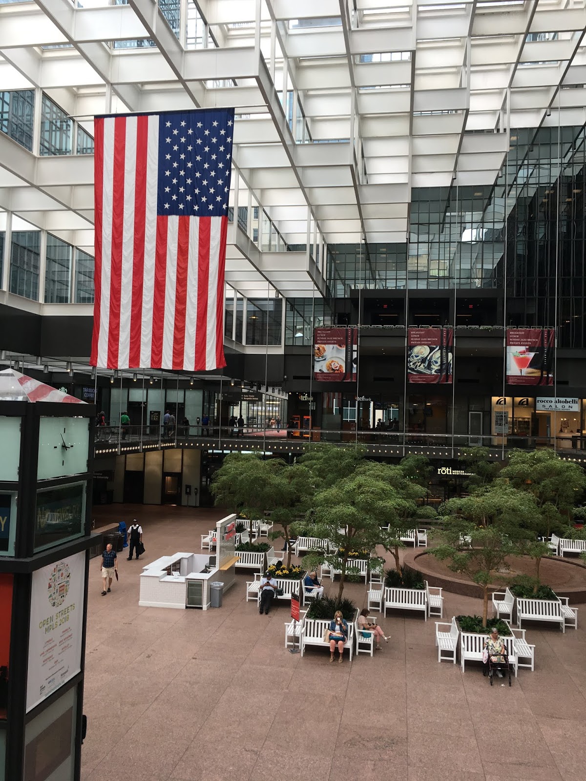 www.americasbeautiful.com: The Largest Mall in USA - The Mall of America