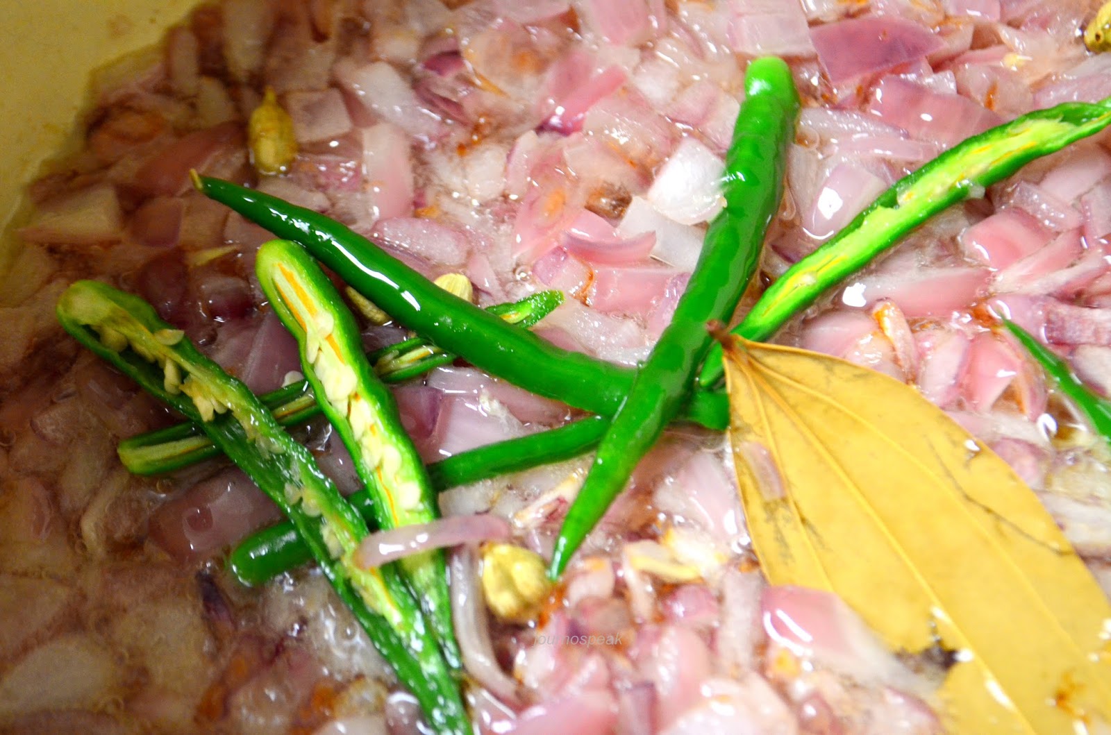 KANCHA LONKA MURGI - GREEN CHILI CHICKEN CURRY : GARDEN TO TABLE ...